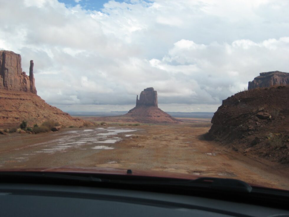 MONUMENT VALLEY: Your Ultimate Guide To Exploring The Park - Tea Room ...
