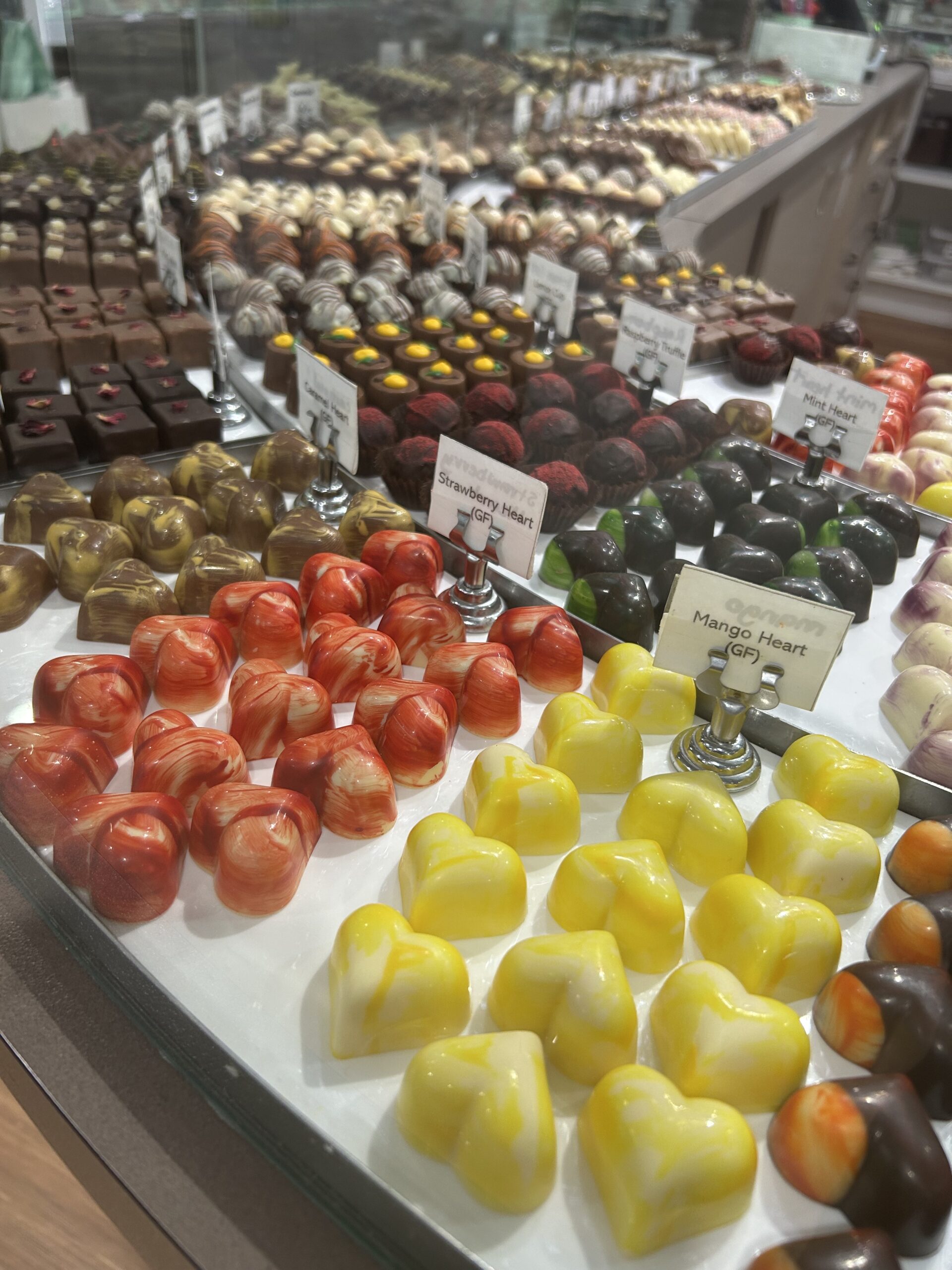 CHOCOLATE COUNTRY: Artisan Chocolate Shop in Montville